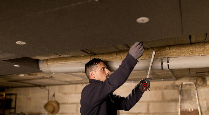 Comment bien isoler le plafond du sous-sol | La Prime Energie